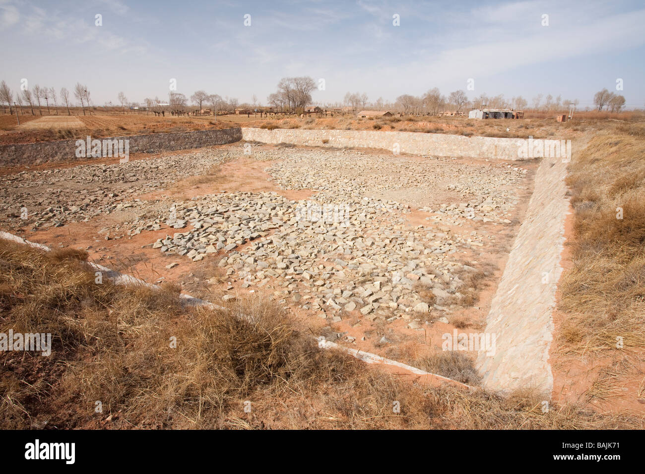 Empty reservoir hi-res stock photography and images - Alamy