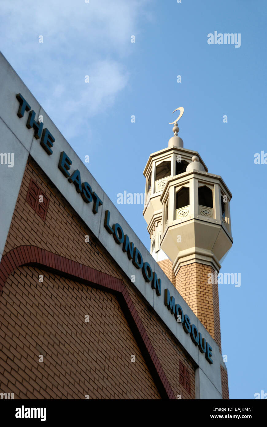 The east london mosque hi-res stock photography and images - Alamy