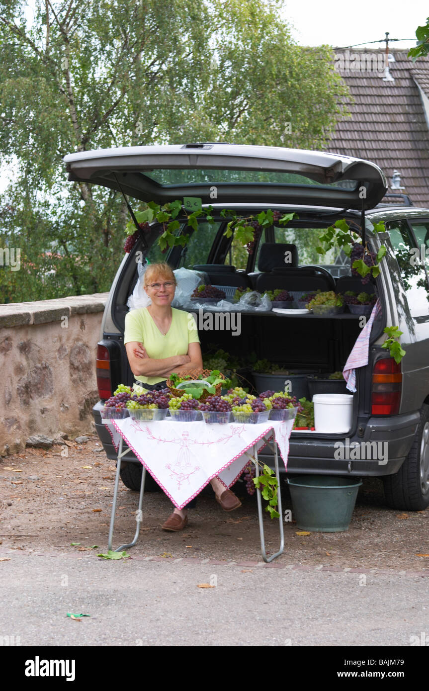 Woman selling car trunk hi-res stock photography and images - Alamy