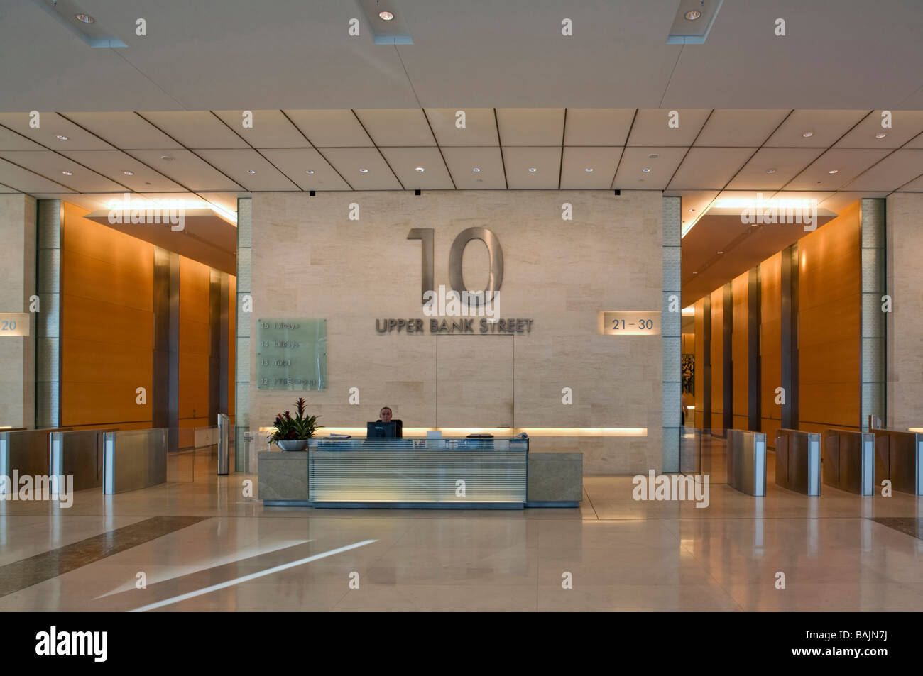 10 Upper Bank Street London High Resolution Stock Photography and ...