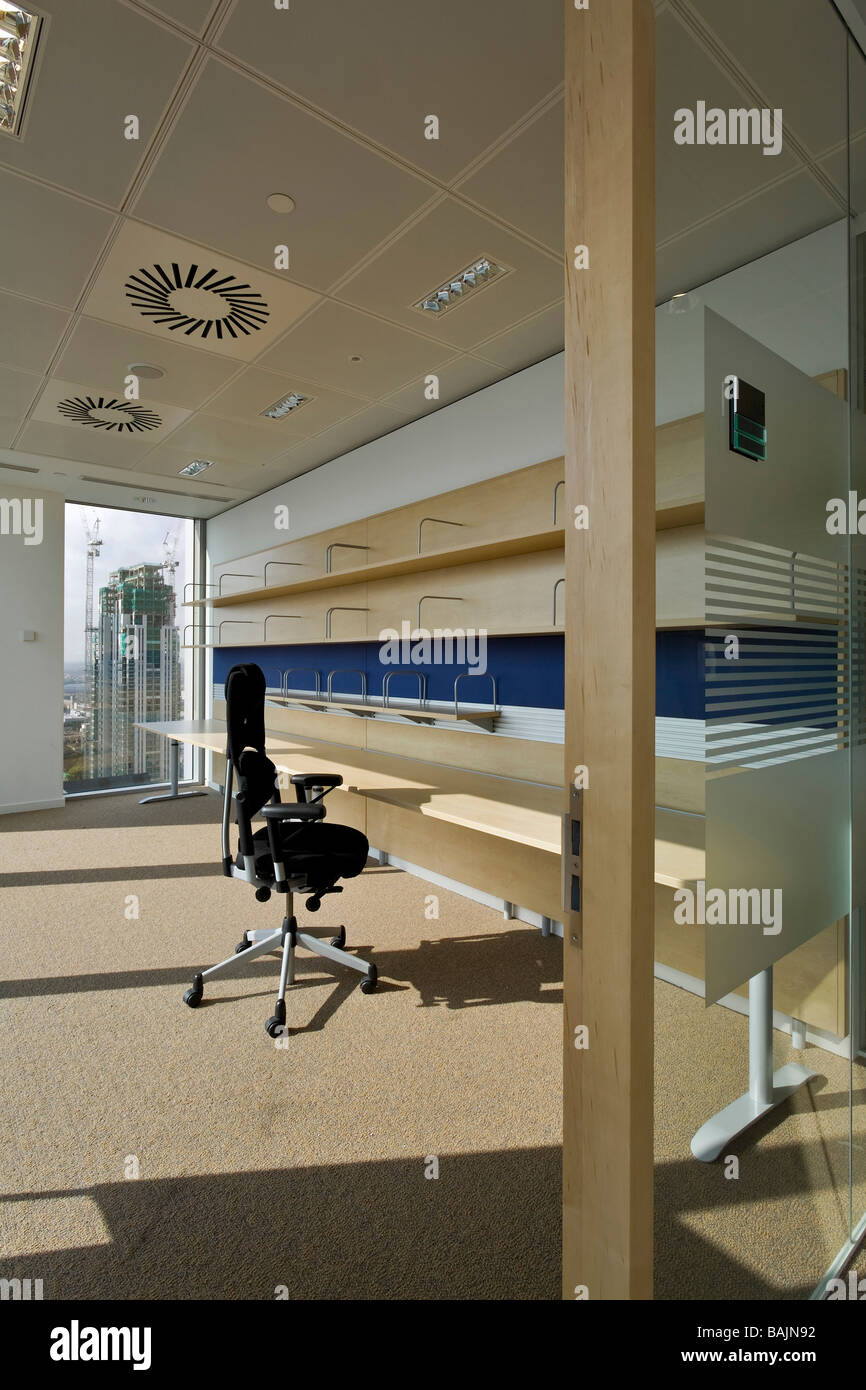 10 upper bank street hi-res stock photography and images - Alamy