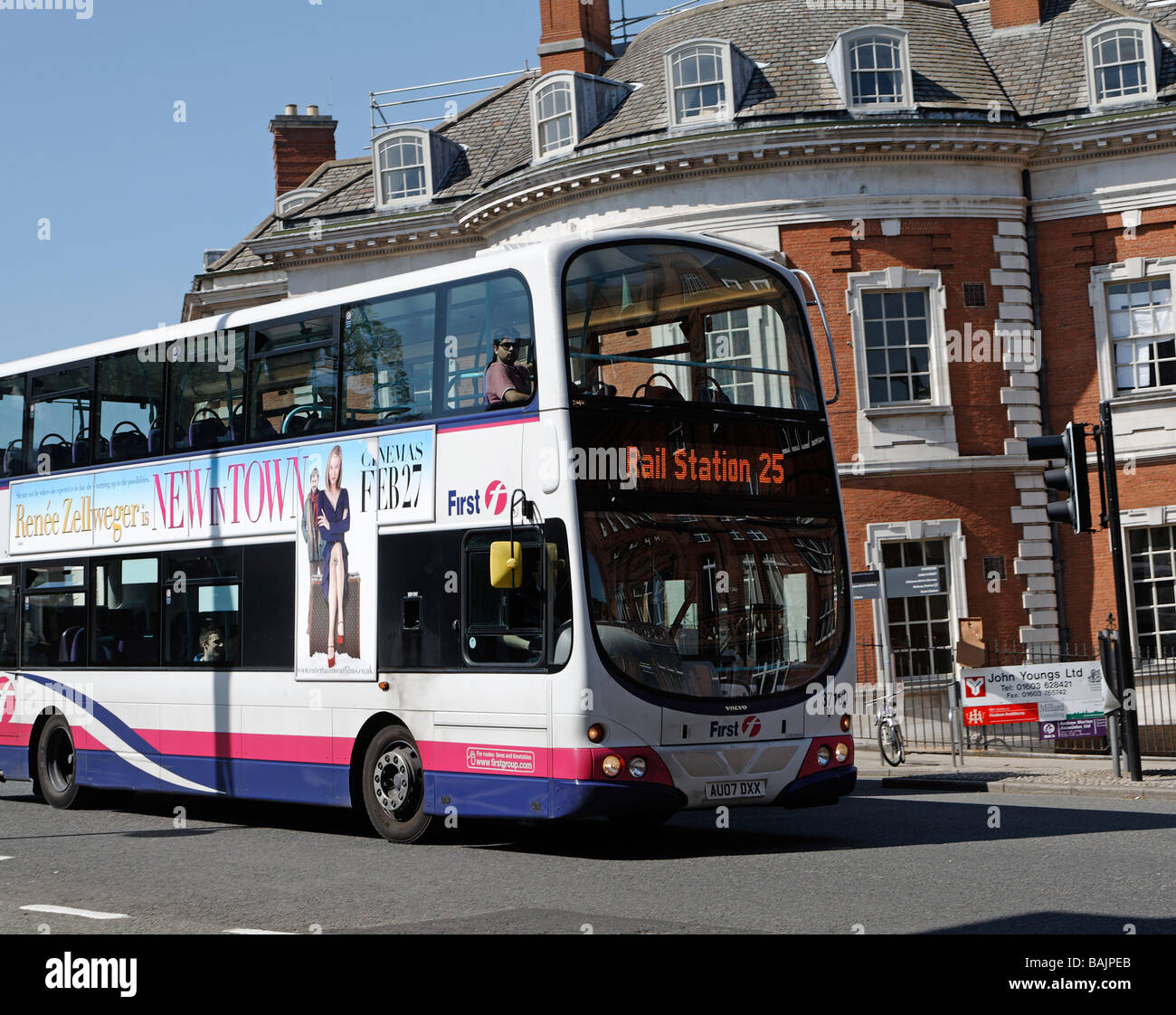 Bus going to Rail station - integrated transport Stock Photo - Alamy