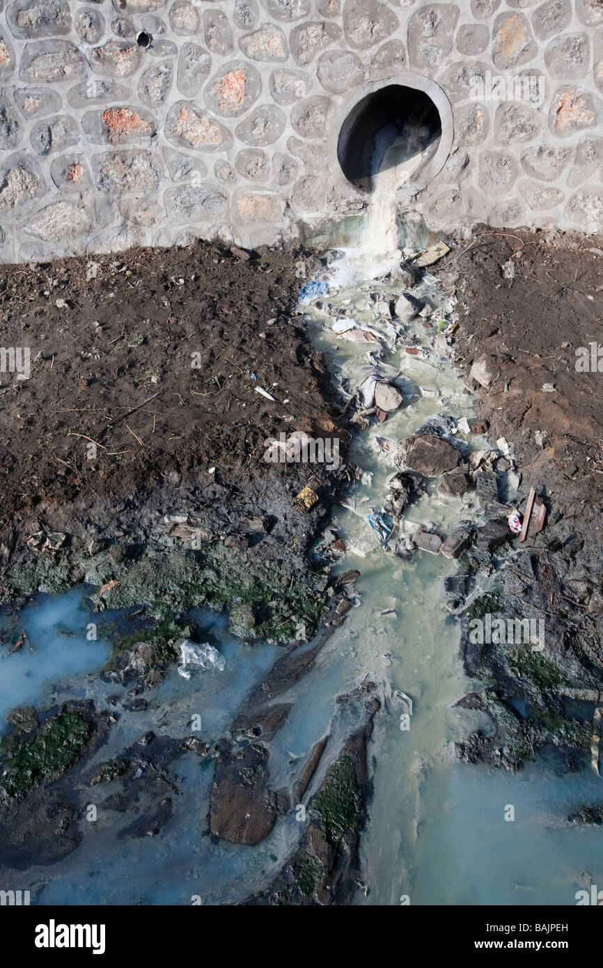 A highly polluted river in Hangang in China Stock Photo - Alamy