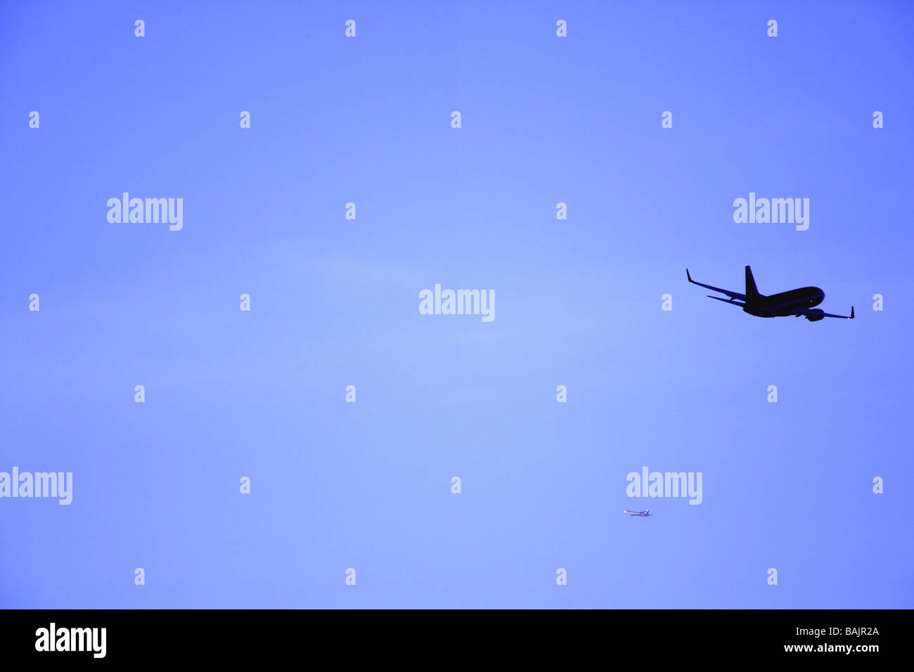 Commercial Aviation, Aircraft in flight Stock Photo - Alamy