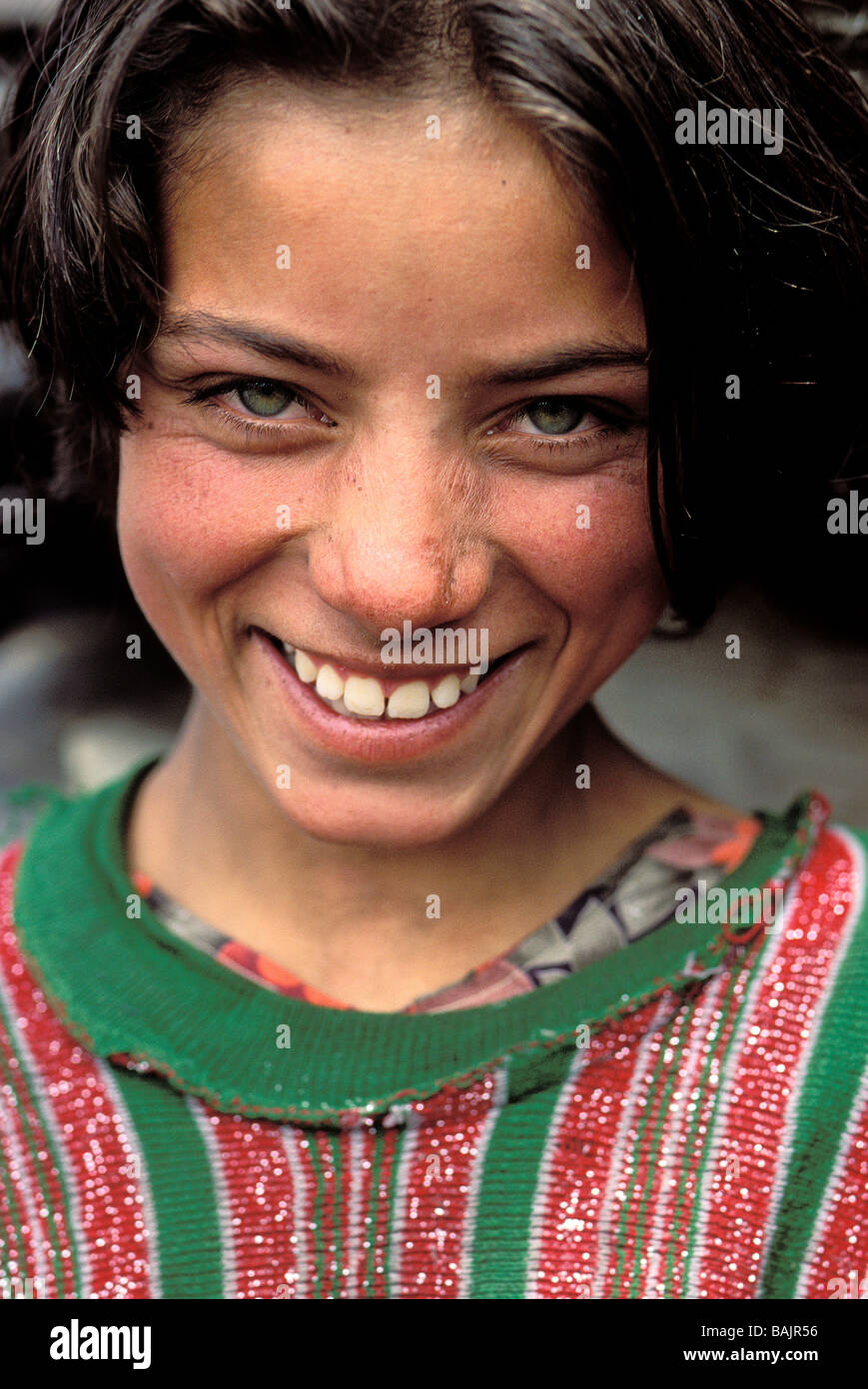 Pakistan hunza karimabad girl hi-res stock photography and images - Alamy