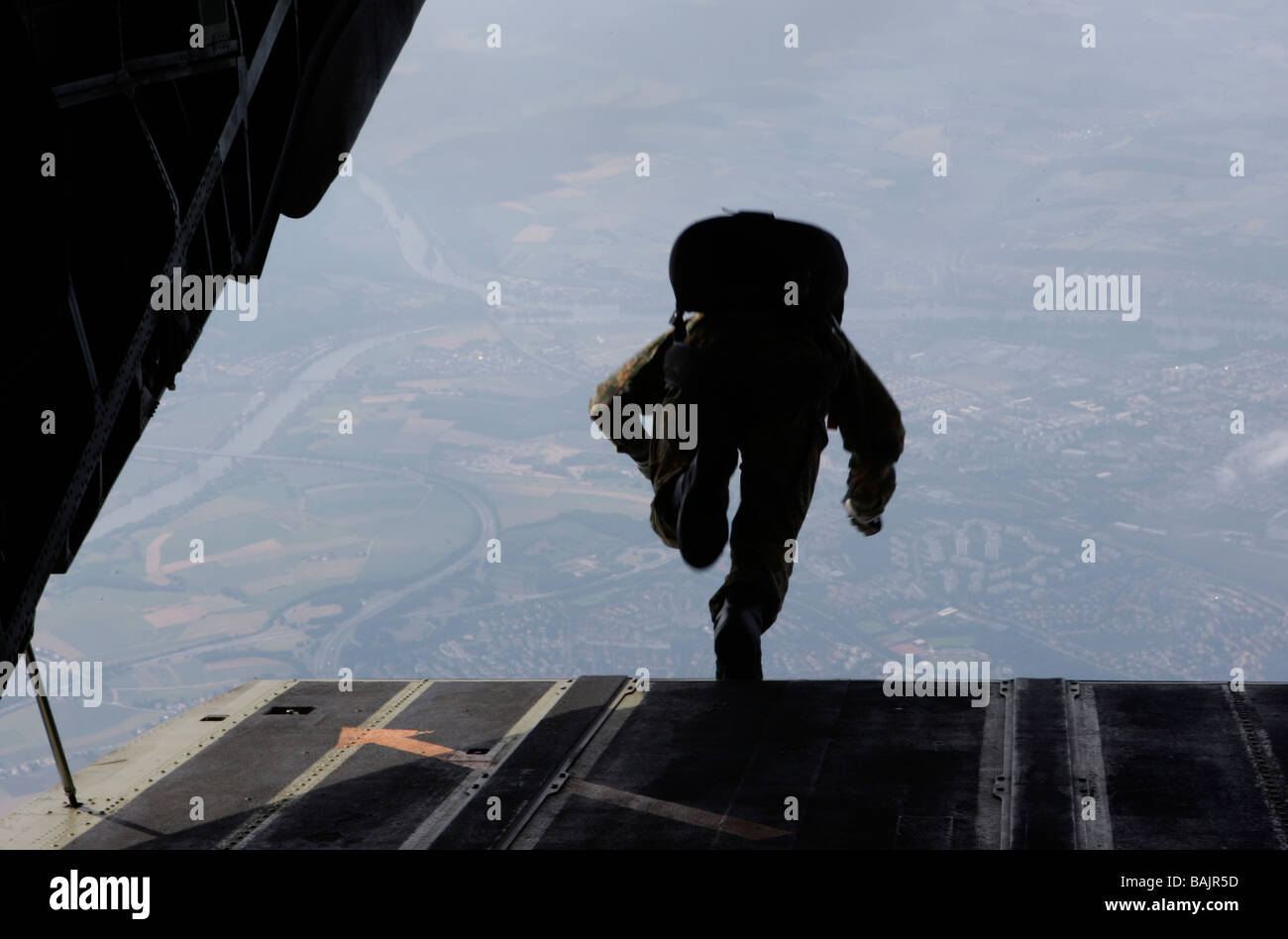 Freefall of air transport hi-res stock photography and images - Alamy