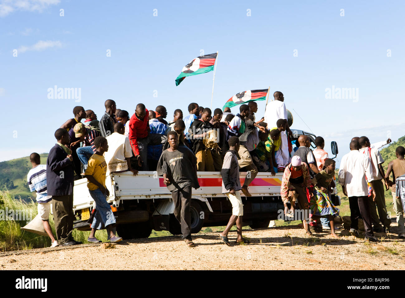Malawi Congress Party supporters campaigning near Gulliver 1 in the ...