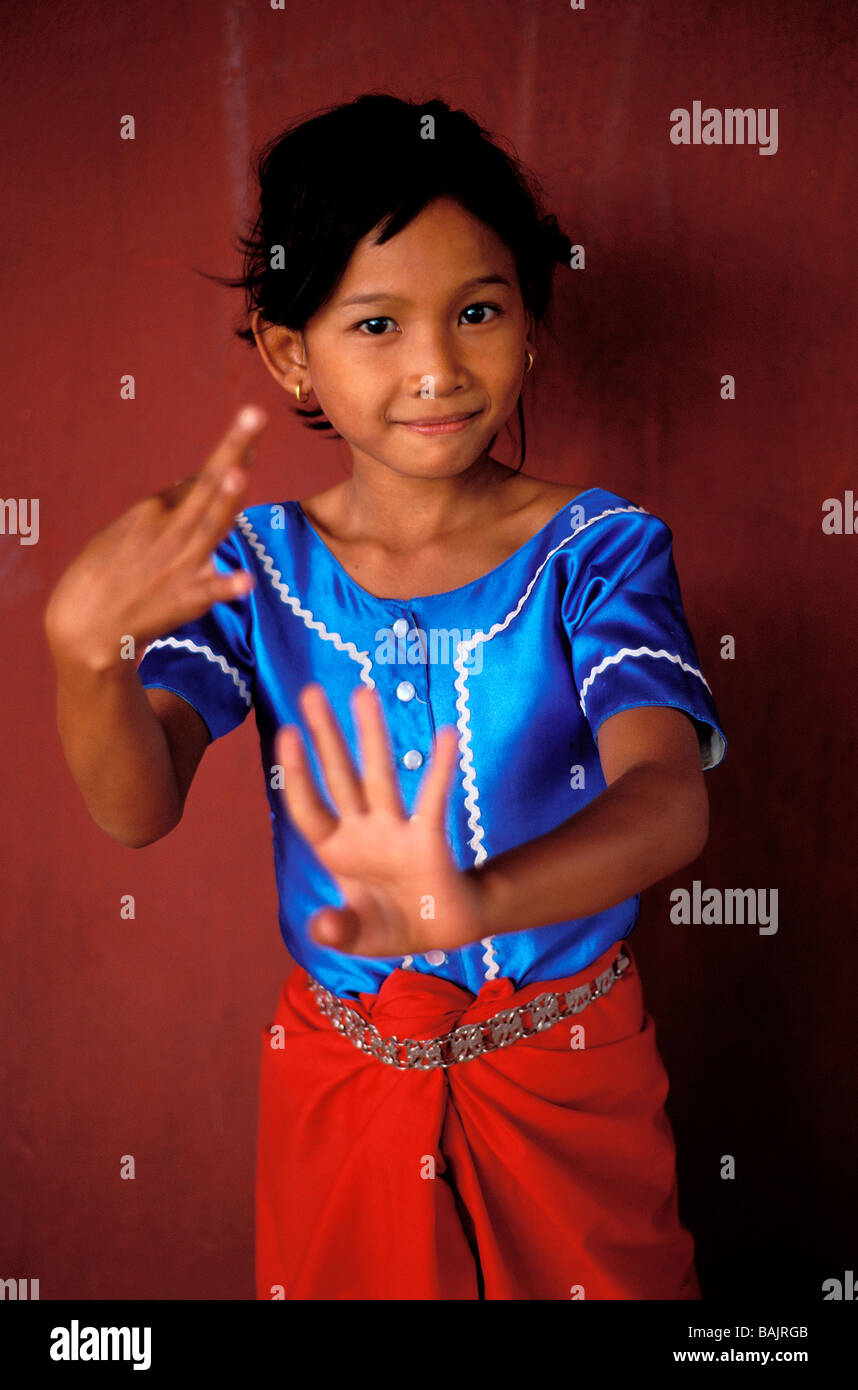 Cambodia, Phnom Penh, School of Apsara Khmer Dance, little girl in ...