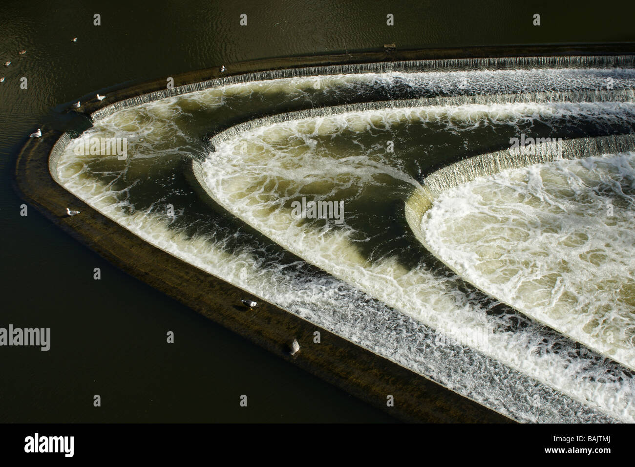 Weir waterway hi-res stock photography and images - Alamy