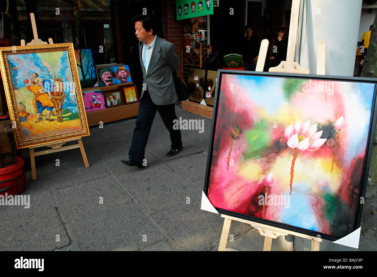 China, Shanghai, Nanshi the old chinese city, antique market at Dongtai ...