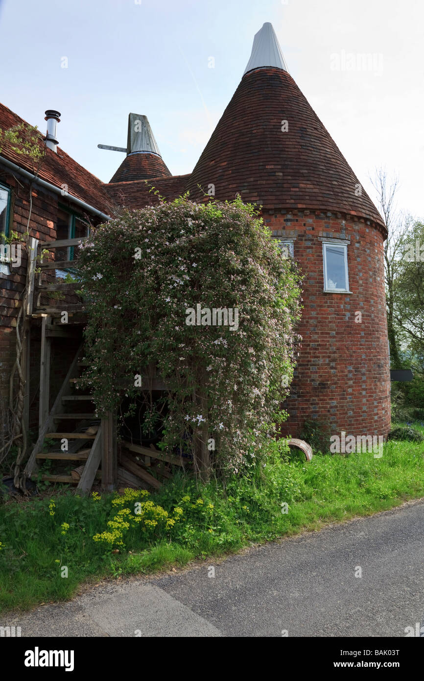 Oast house conversion hi-res stock photography and images - Alamy