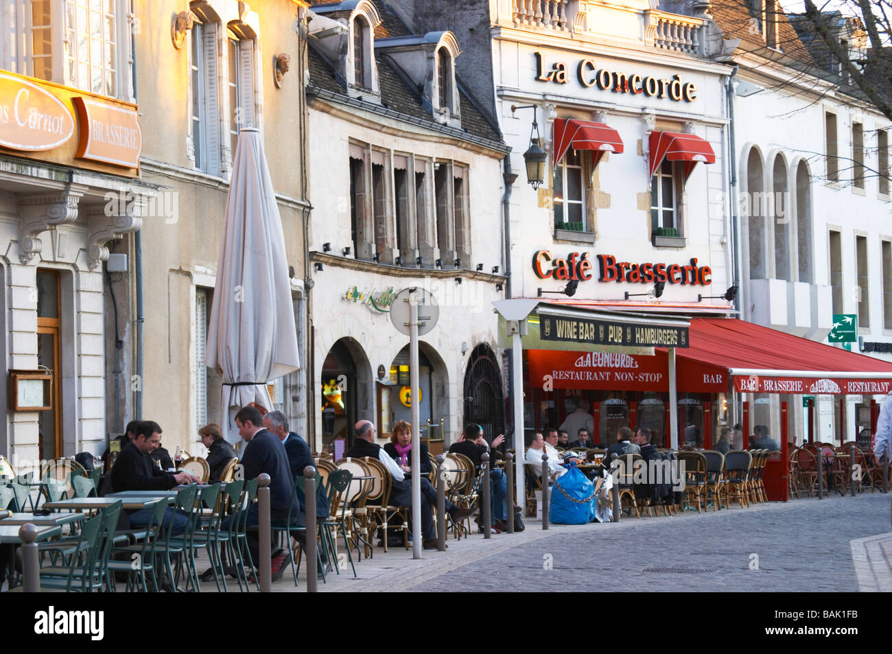 Beaune france restaurant hi-res stock photography and images - Alamy