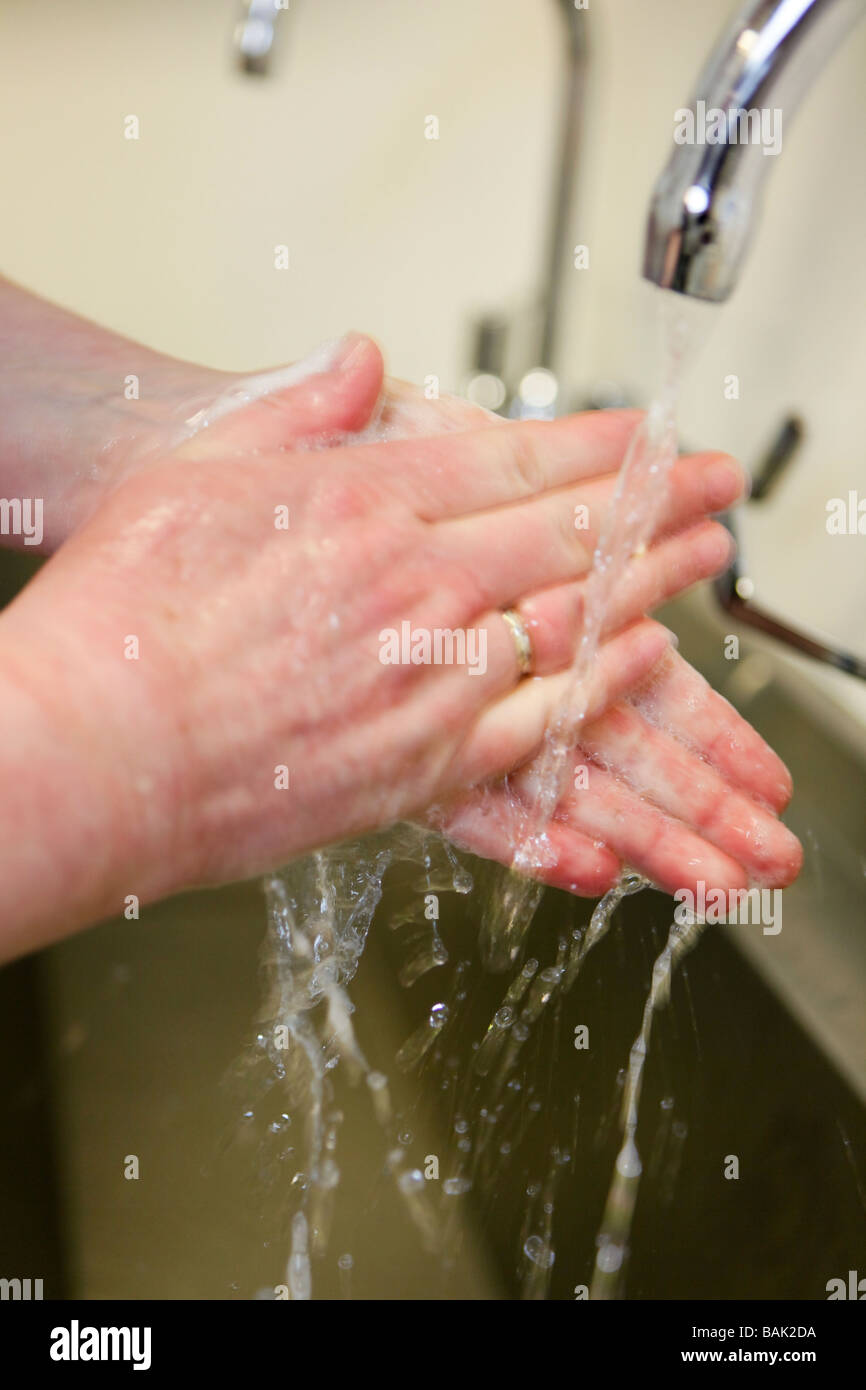 nurse washing hands correctly Stock Photo - Alamy