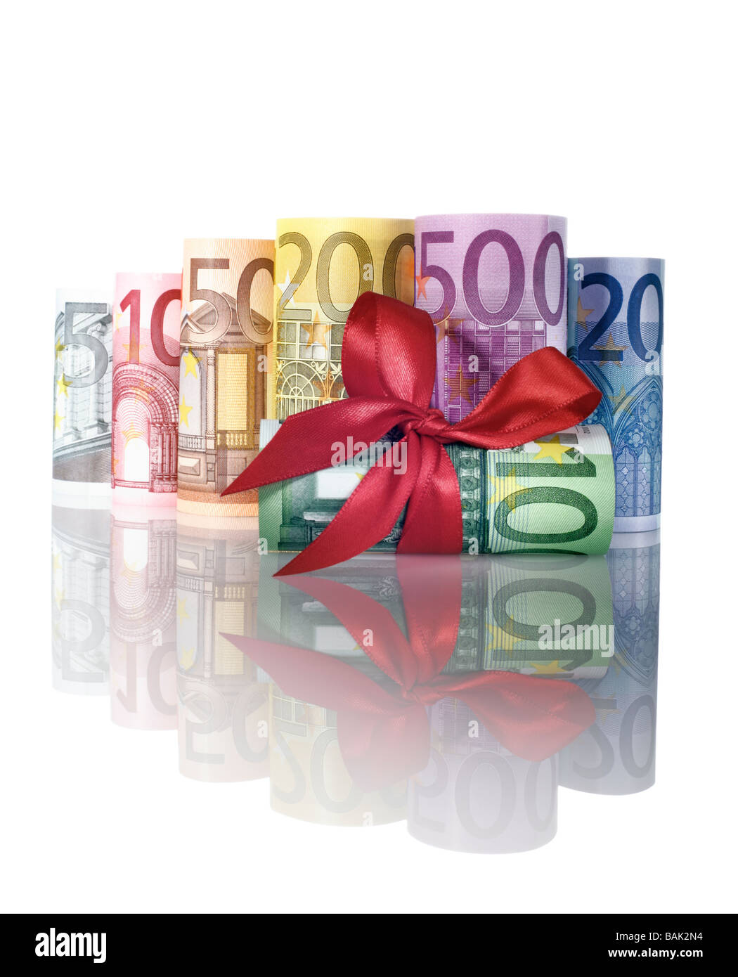 Euroscheine mit roter Schleife Stock Photo - Alamy