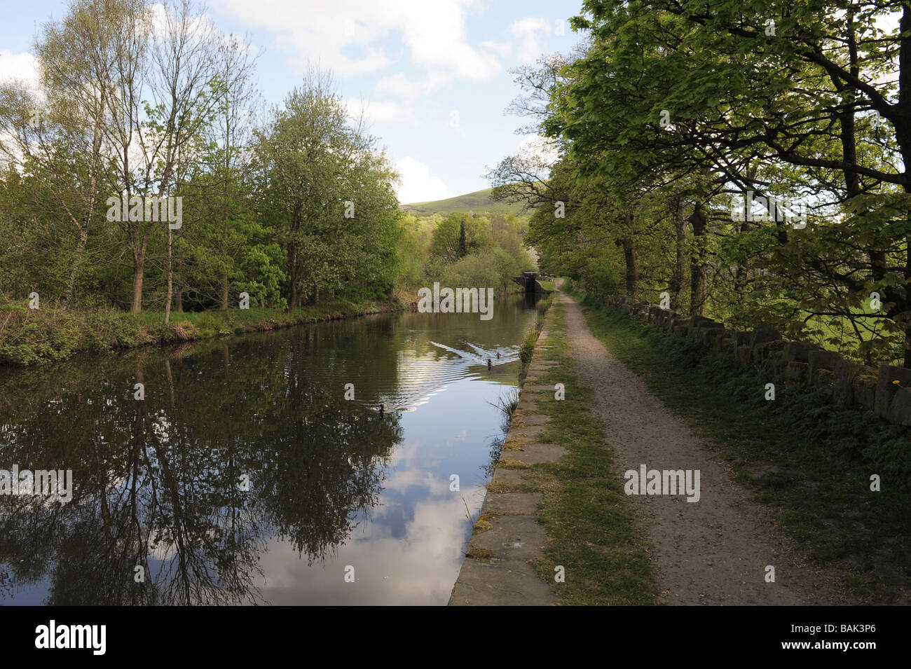 The Huddersfield Canal, Greenfield, Saddleworth, Lancashire Stock Photo ...