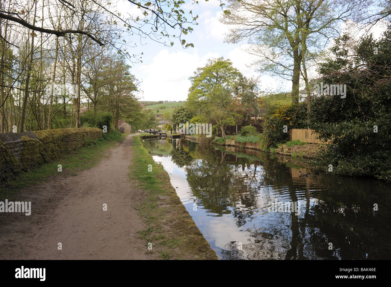 The Huddersfield Canal, Greenfield, Saddleworth, Lancashire Stock Photo ...