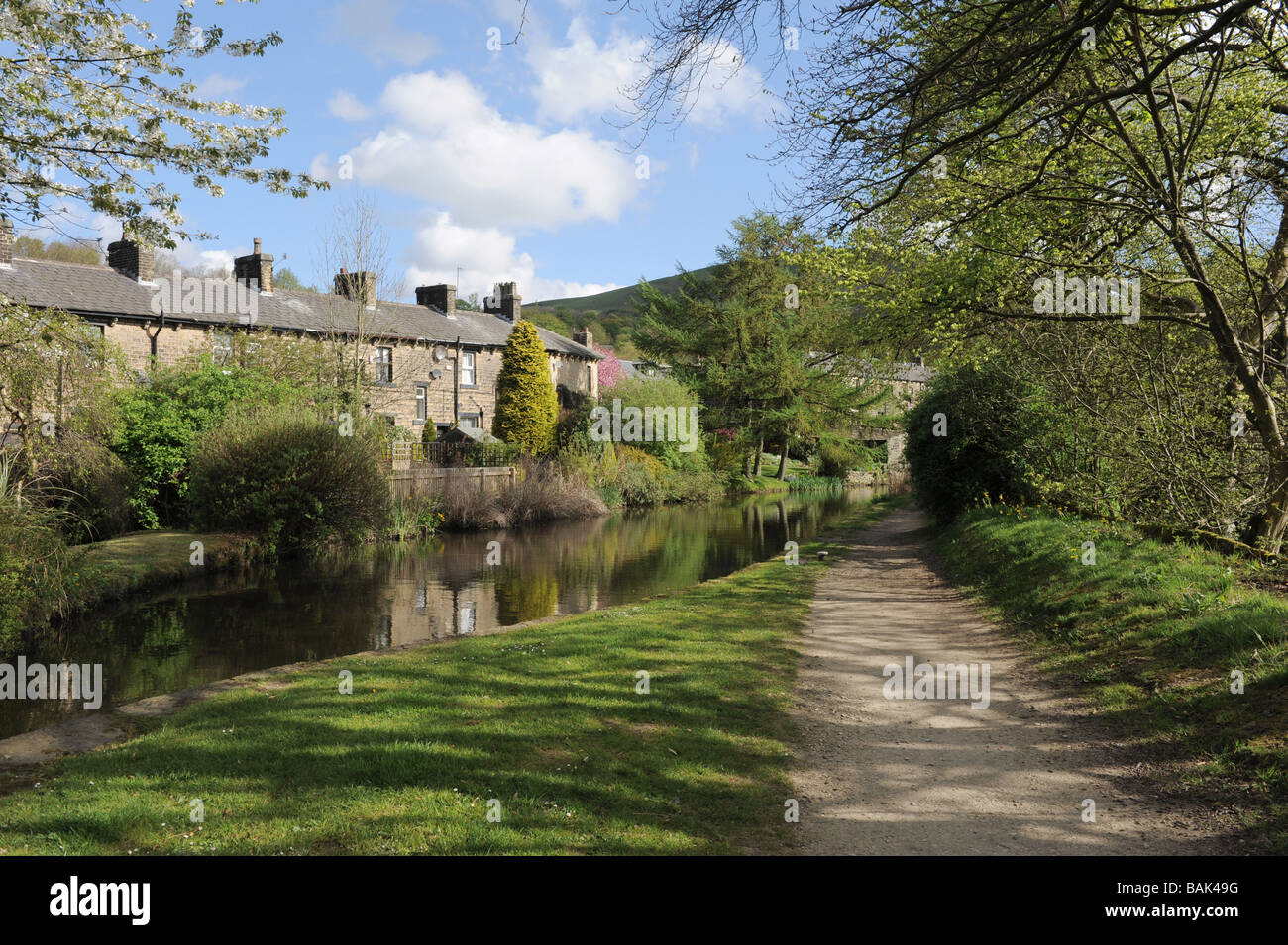 The Huddersfield Canal, Greenfield, Saddleworth, Lancashire Stock Photo ...