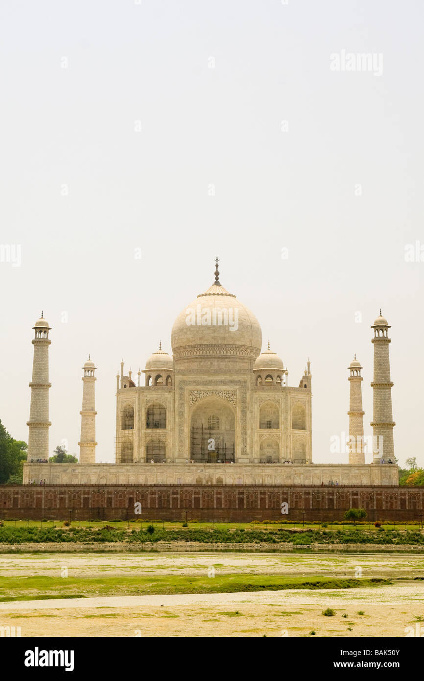 Rear view of taj mahal hi-res stock photography and images - Alamy