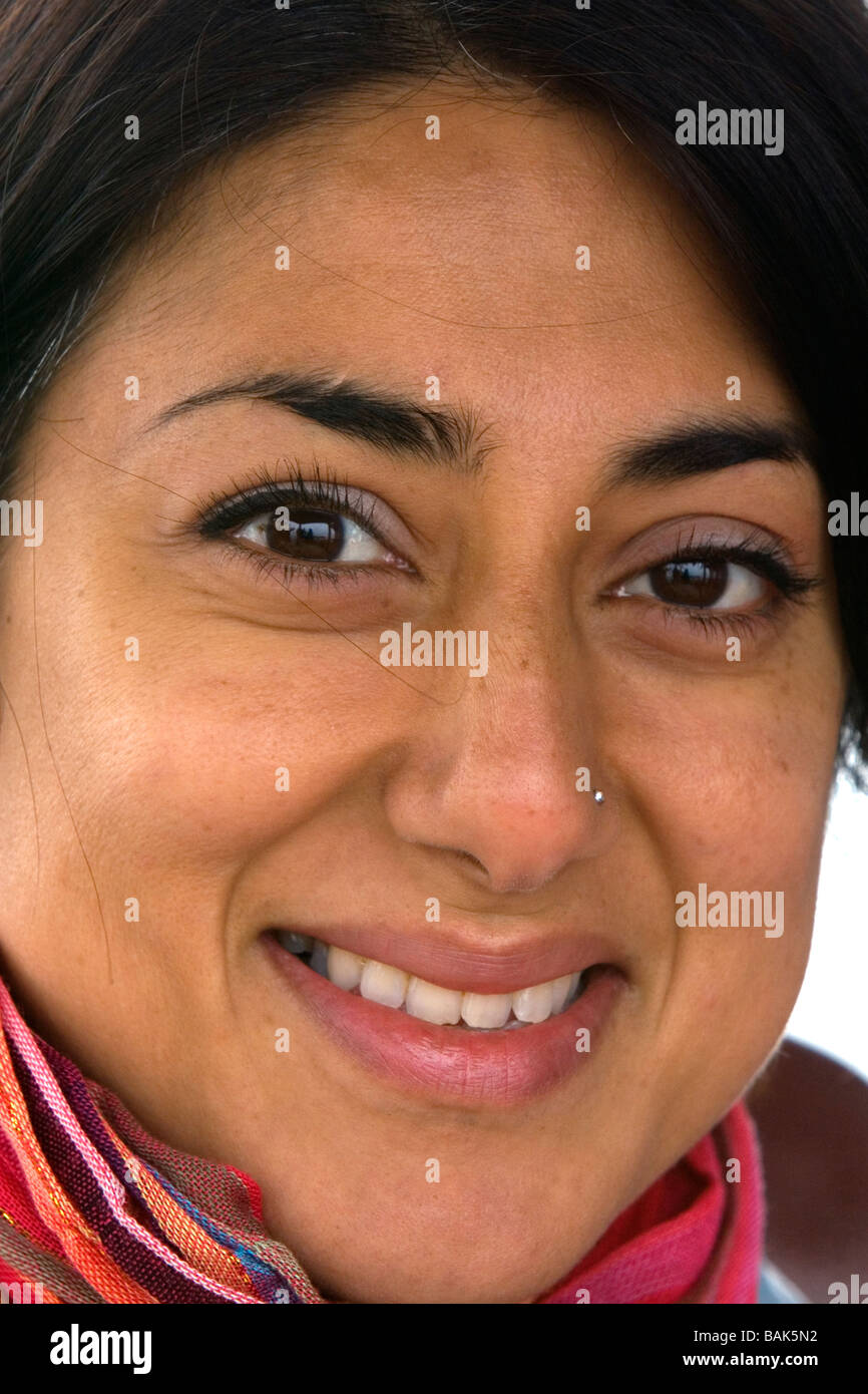 Pakistani woman hi-res stock photography and images - Alamy