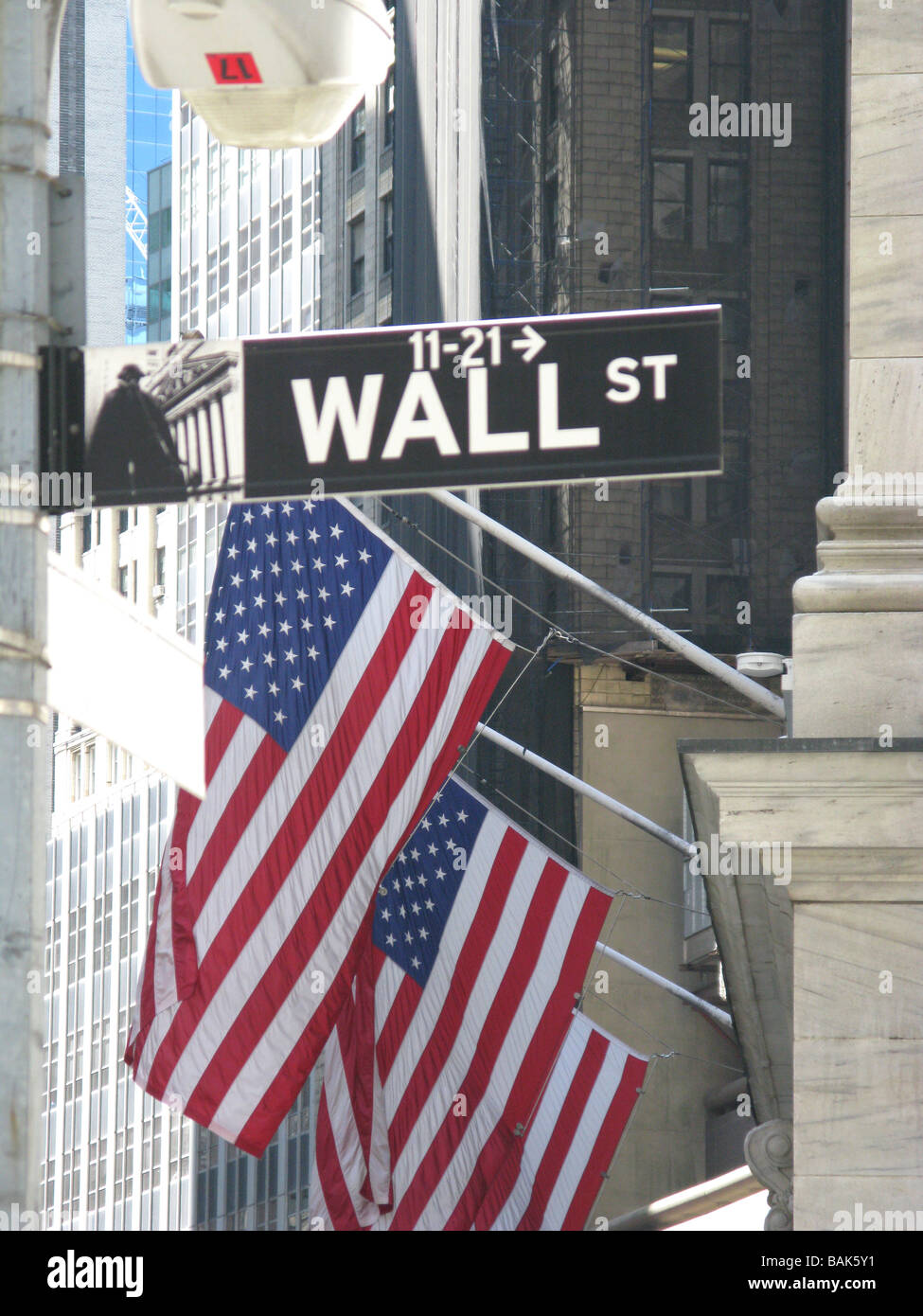 American flag at wall street hi-res stock photography and images - Alamy