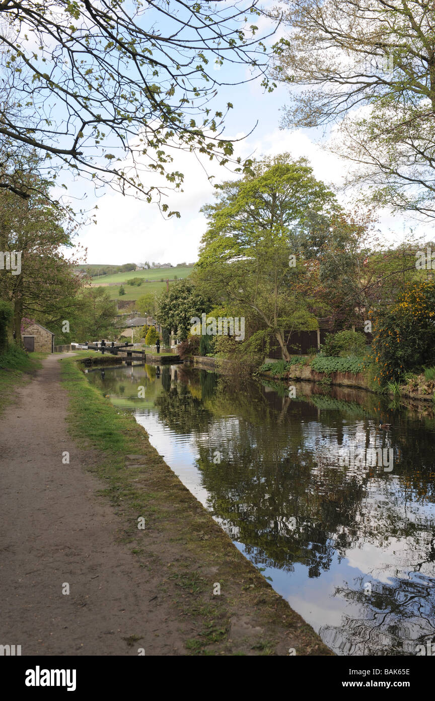 The Huddersfield Canal, Greenfield, Saddleworth, Lancashire Stock Photo ...