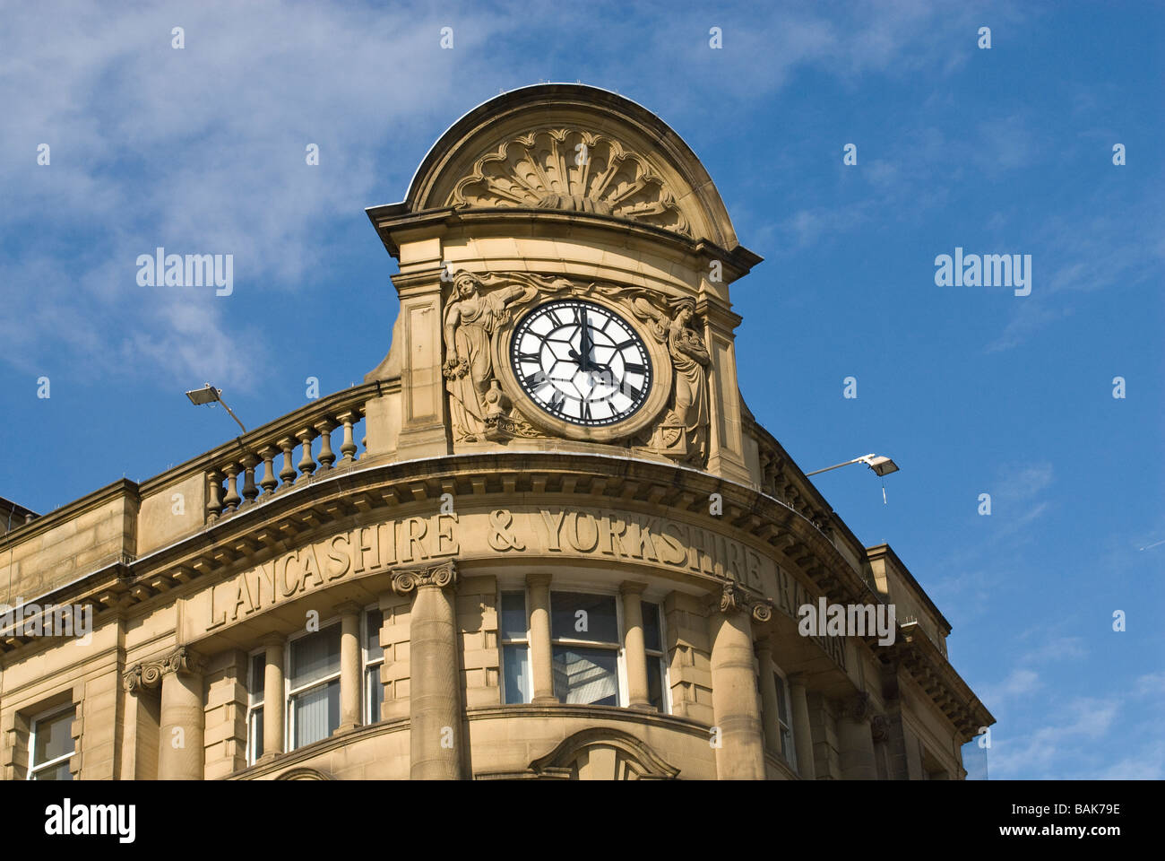 Manchester Victoria Railway Station Stock Photo - Alamy
