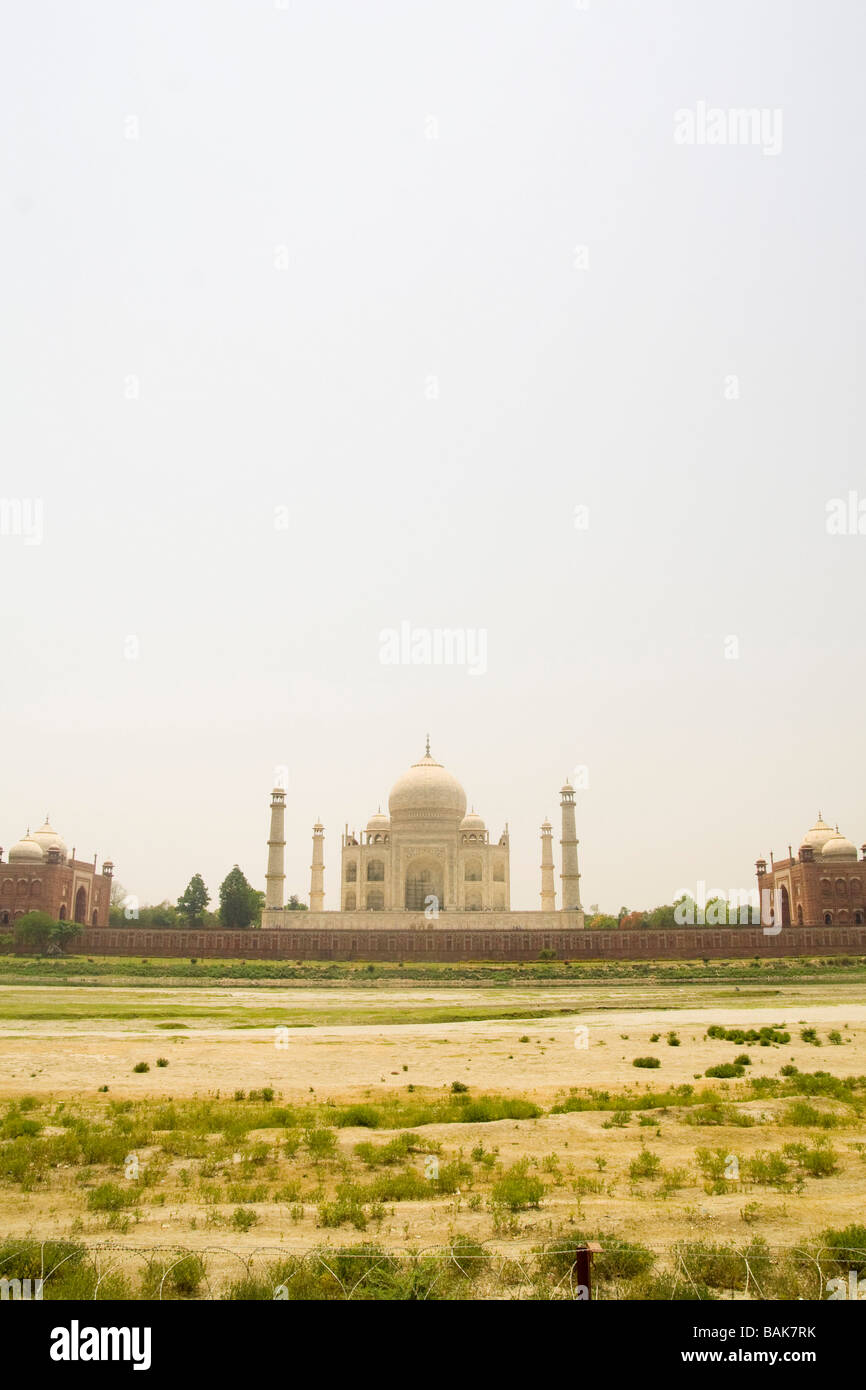 Rear view of taj mahal hi-res stock photography and images - Alamy