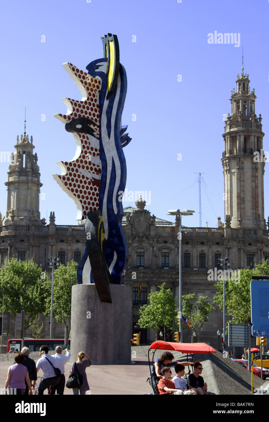 Roy Lichtenstein Statue, Barcelona Stock Photo - Alamy