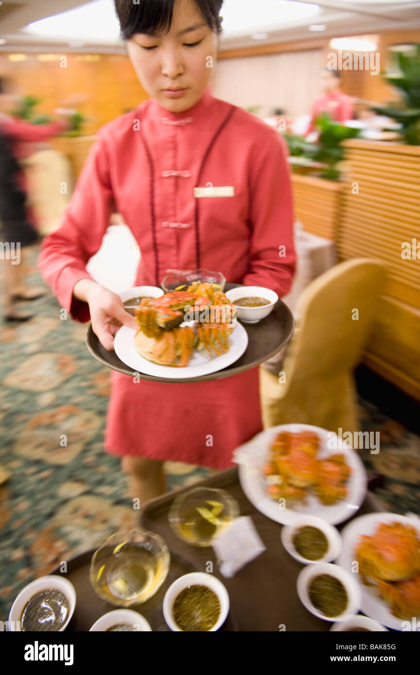 Chef and waitress hi-res stock photography and images - Alamy