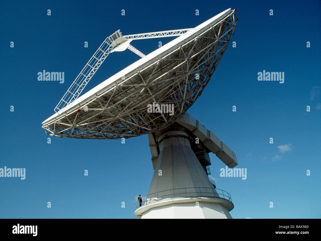 Man standing large satellite dish hi-res stock photography and images ...