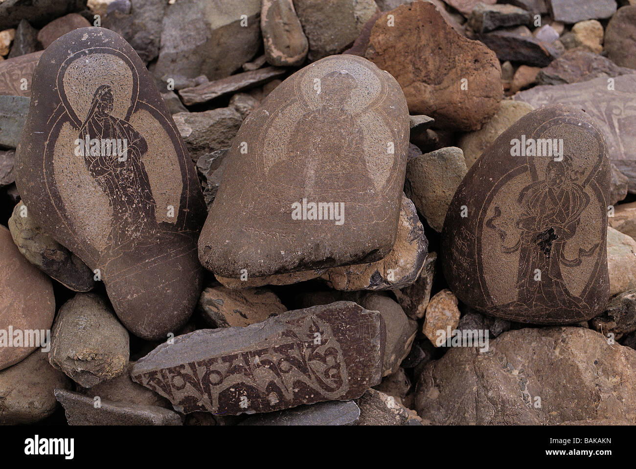 India ladakh mani wall hi-res stock photography and images - Alamy