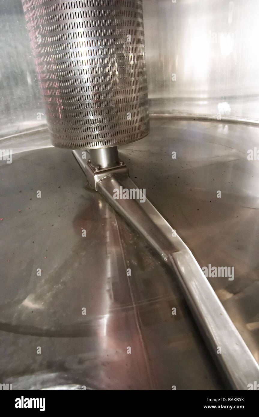 fermentation tank rotating arms to stir lees perforated column to pump ...