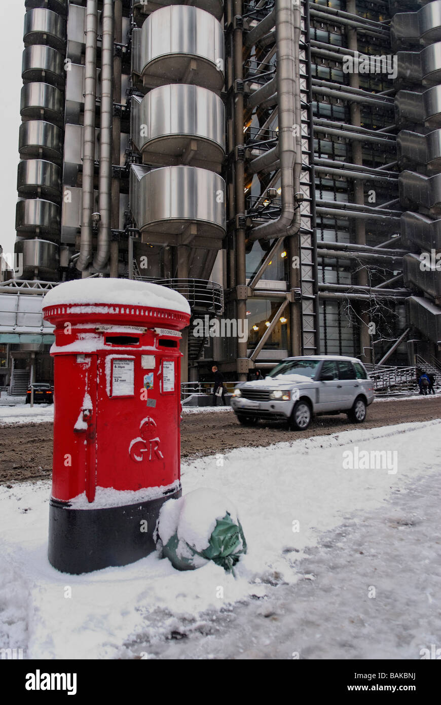 Britain england london letterbox hi-res stock photography and images ...