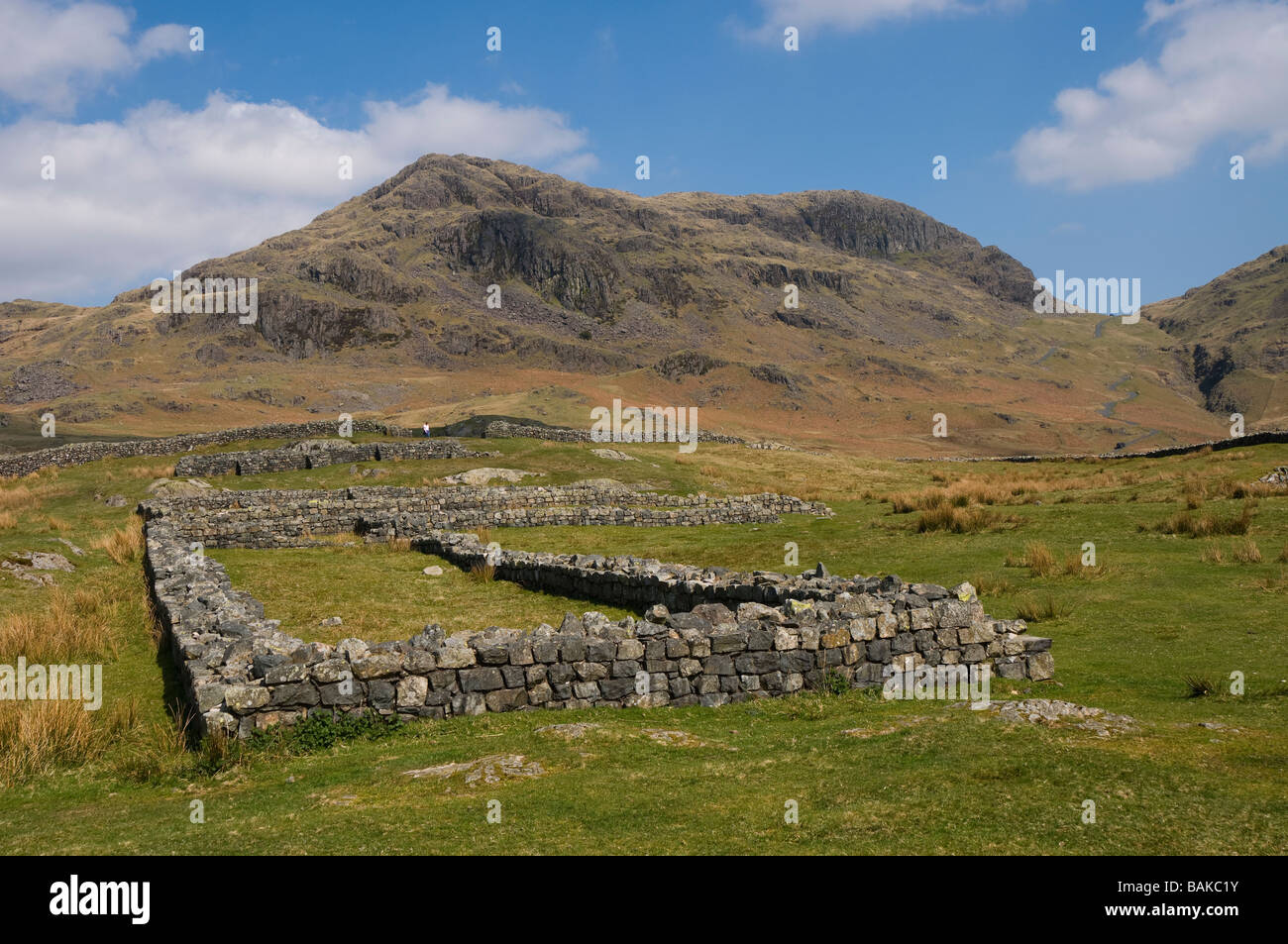 Hardknott castle lakes fells hills hi-res stock photography and images ...