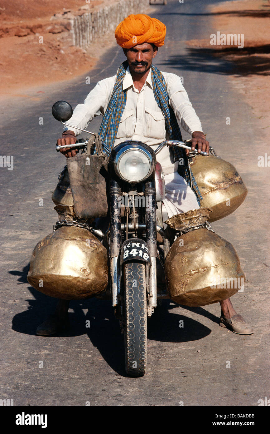 Collector road hi-res stock photography and images - Alamy
