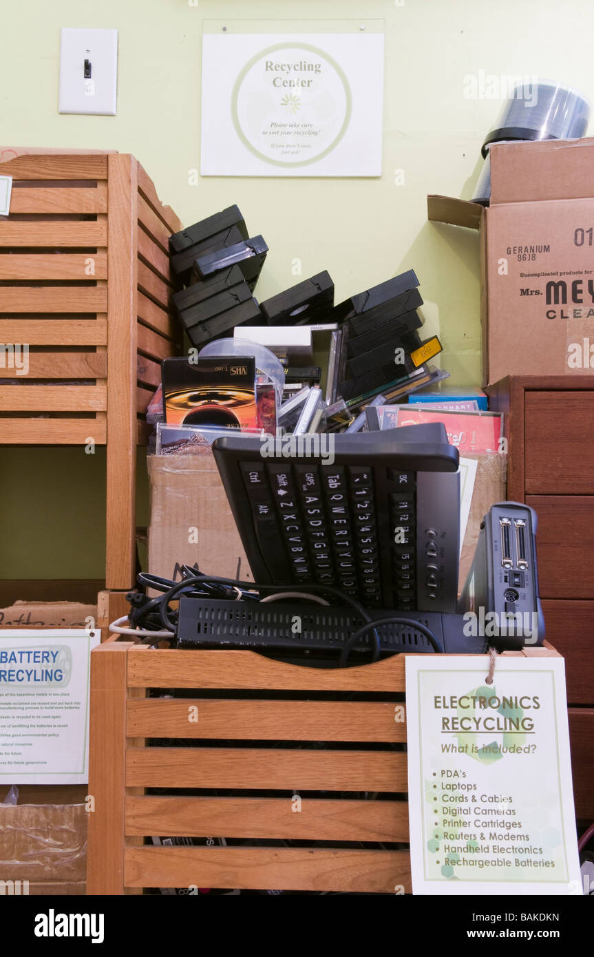 Cd recycle center hi-res stock photography and images - Alamy