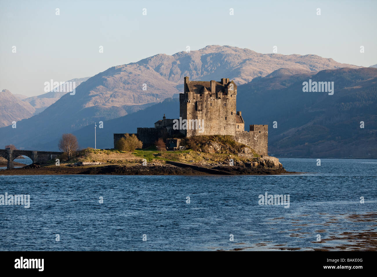 Highlander castle hi-res stock photography and images - Alamy
