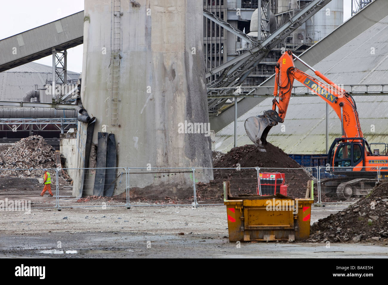 Castle cement works hi-res stock photography and images - Alamy