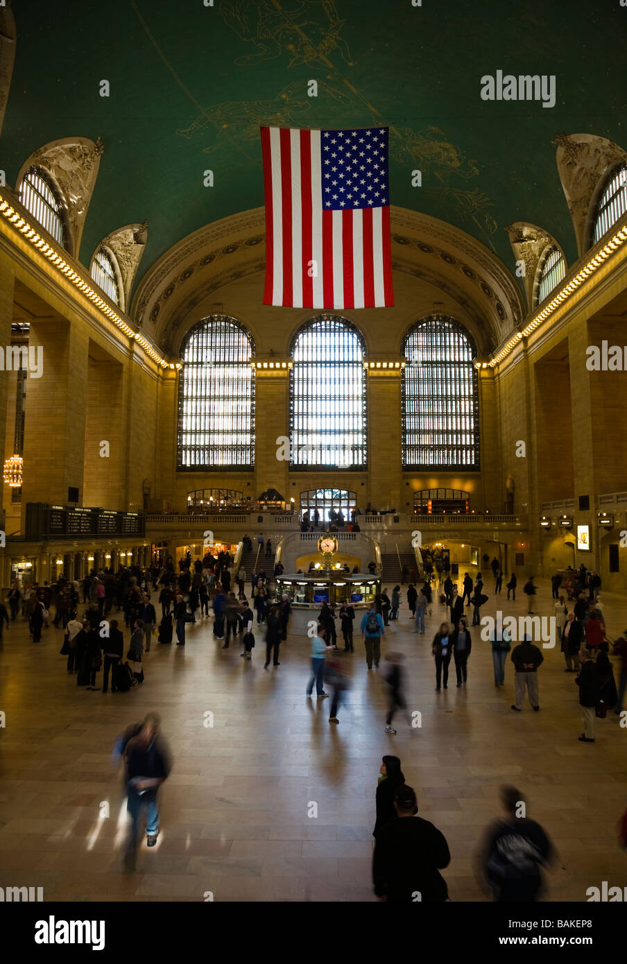 Main concourse of Grand Central Terminal railway station in New York ...