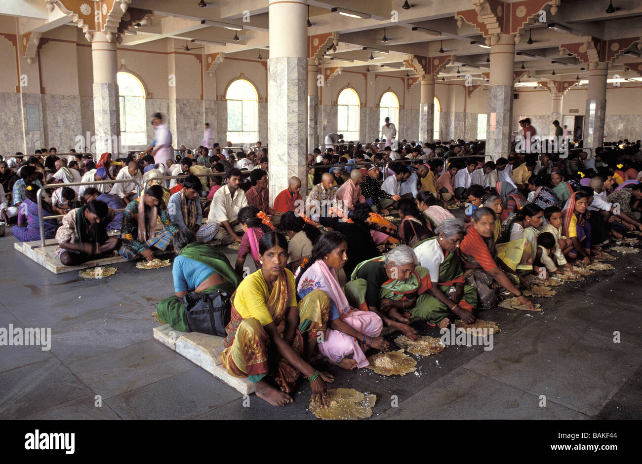 India temple food hi-res stock photography and images - Alamy