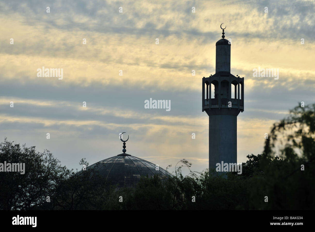 London Central Mosque (Regents Park Mosque) England UK at sunset Stock ...