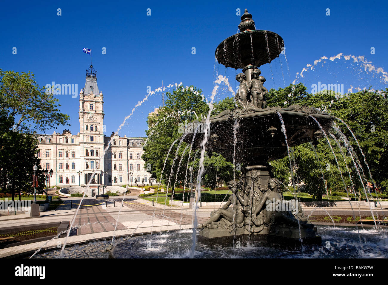 Water coming from fountain hi-res stock photography and images - Alamy
