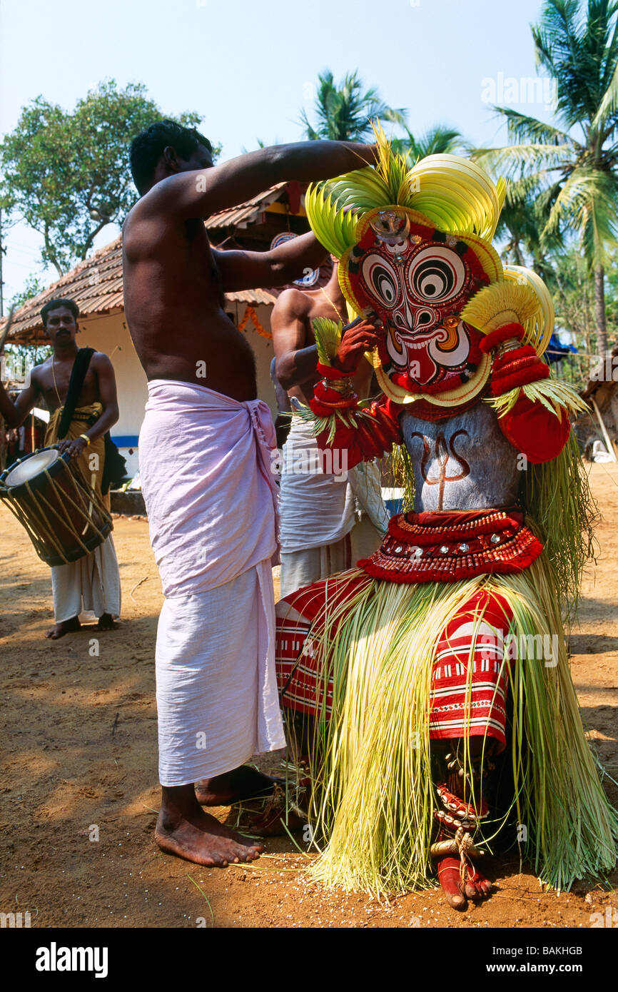 Thekkan Gulikan Theyyam