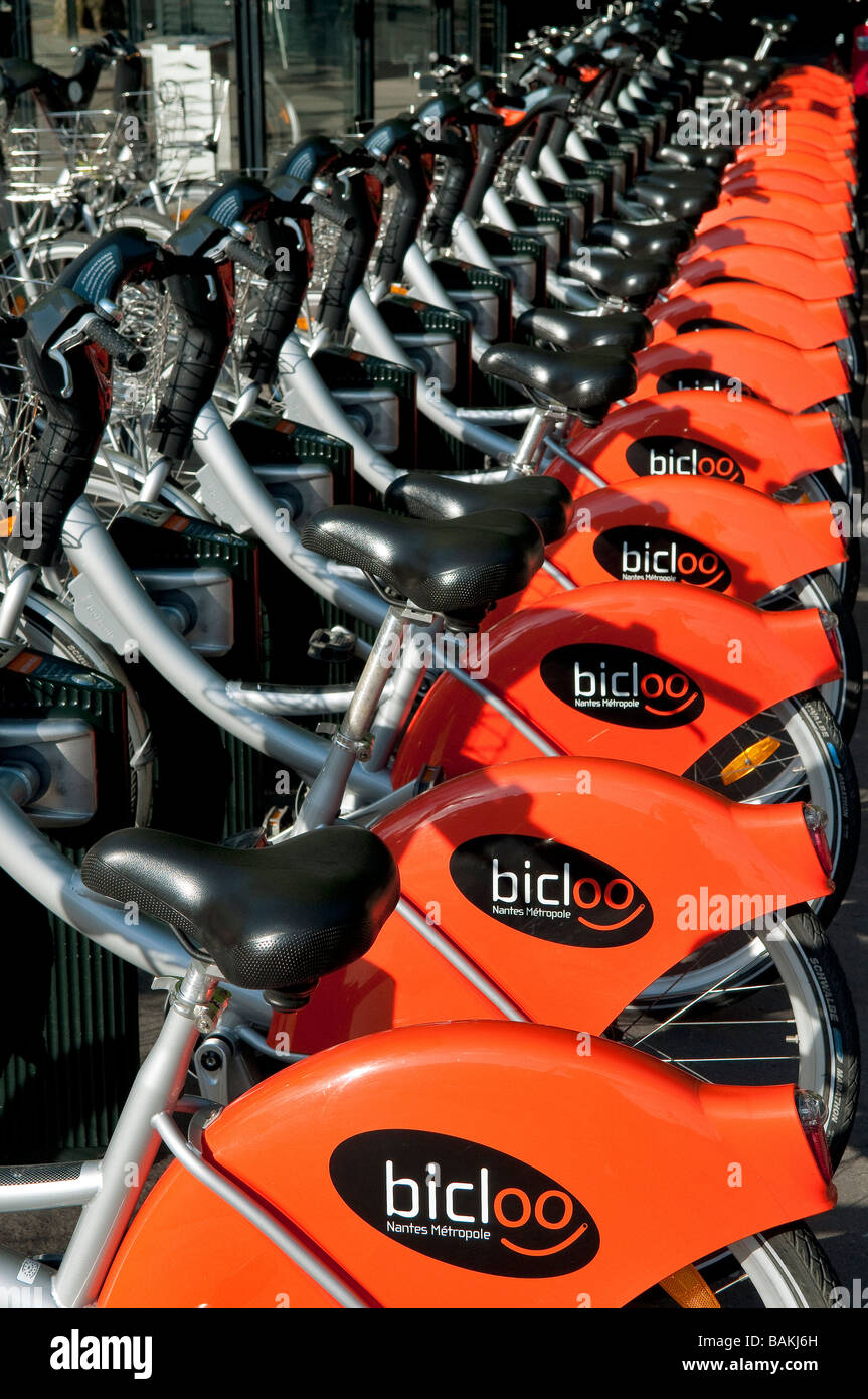 Row of bicyles hi-res stock photography and images - Alamy