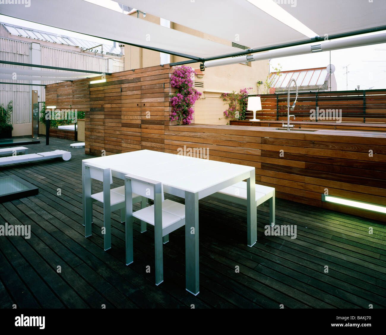 DESIGNER OUTING APARTMENT, SOFAR STUDIO OF ARCHITECTURE AND RESEARCH ...