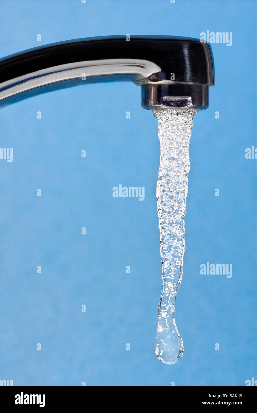 Water pours from tap high hi-res stock photography and images - Alamy