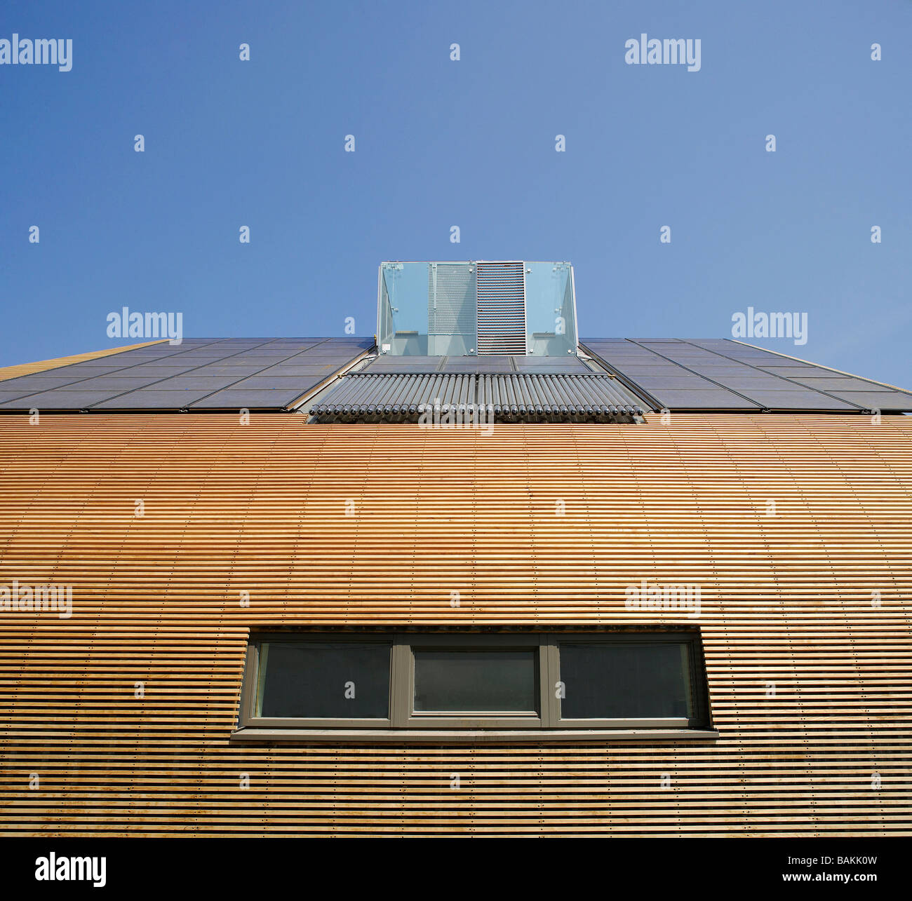 KINGSPAN ECO HOUSE, SHEPPARD ROBSON, WATFORD, UNITED KINGDOM Stock ...