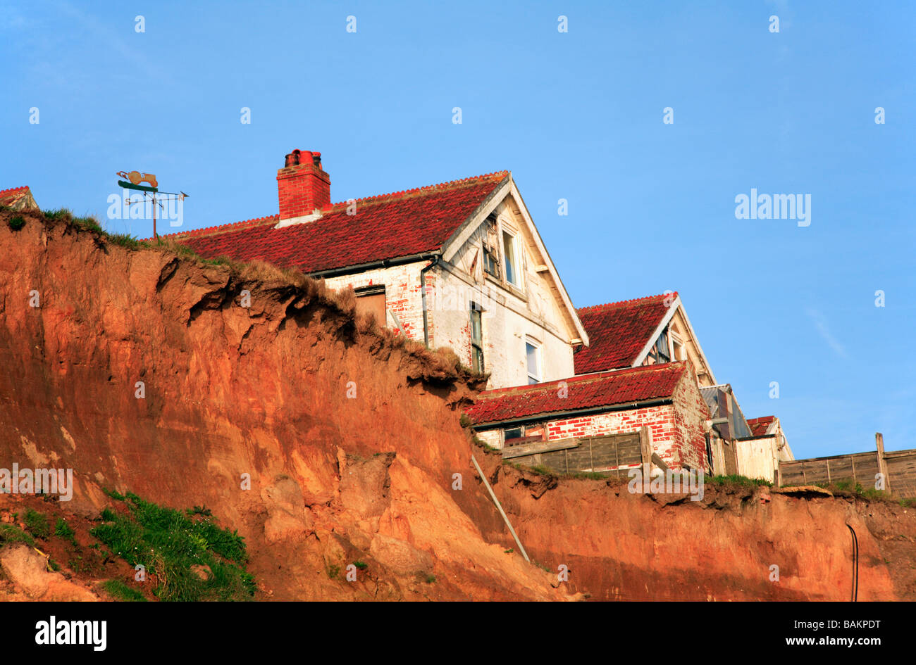 Cliff erosion edge house hi-res stock photography and images - Alamy