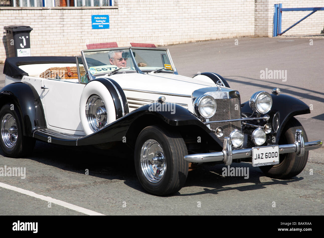 White convertible hi-res stock photography and images - Alamy