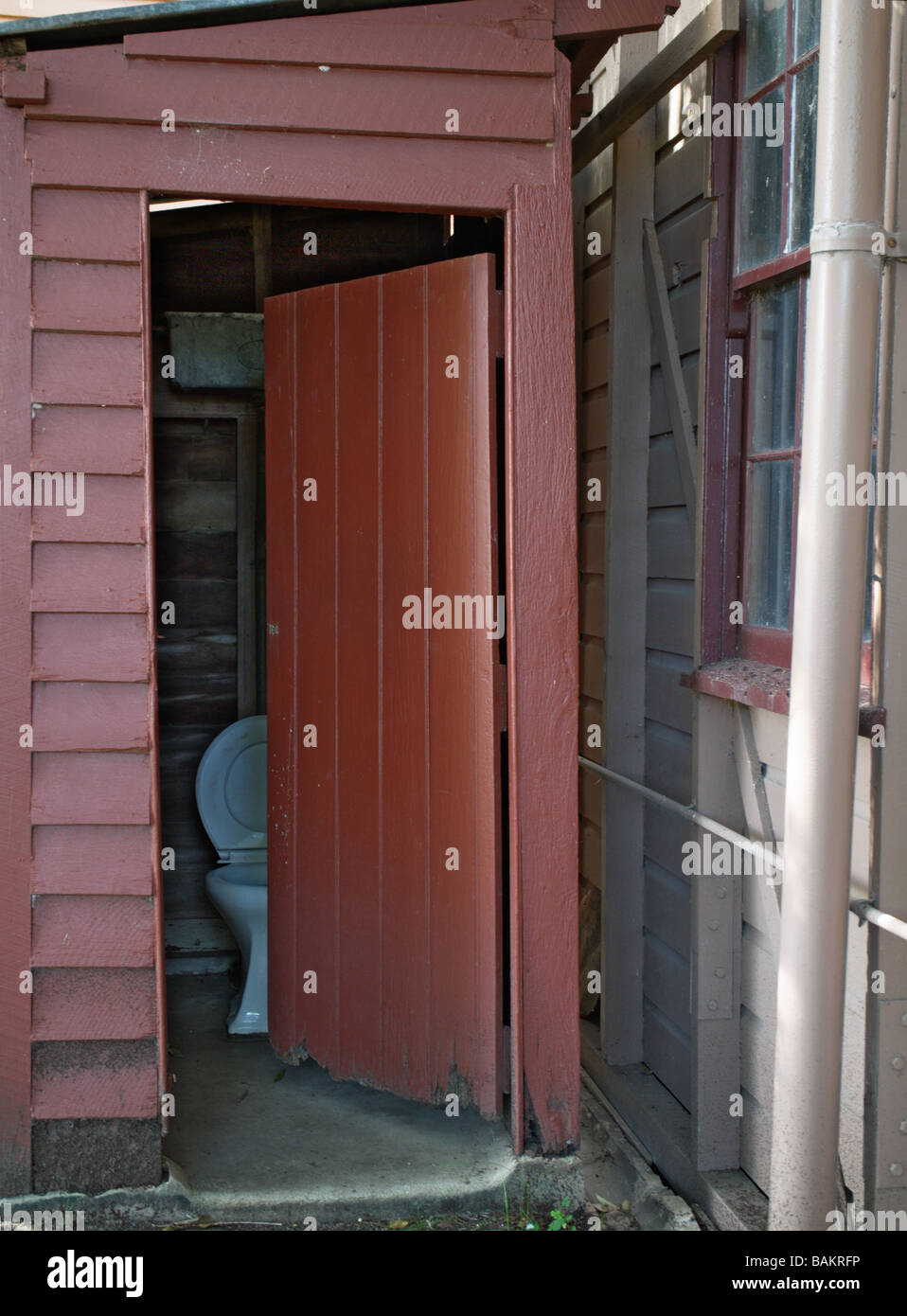 Old outside toilet hi-res stock photography and images - Alamy